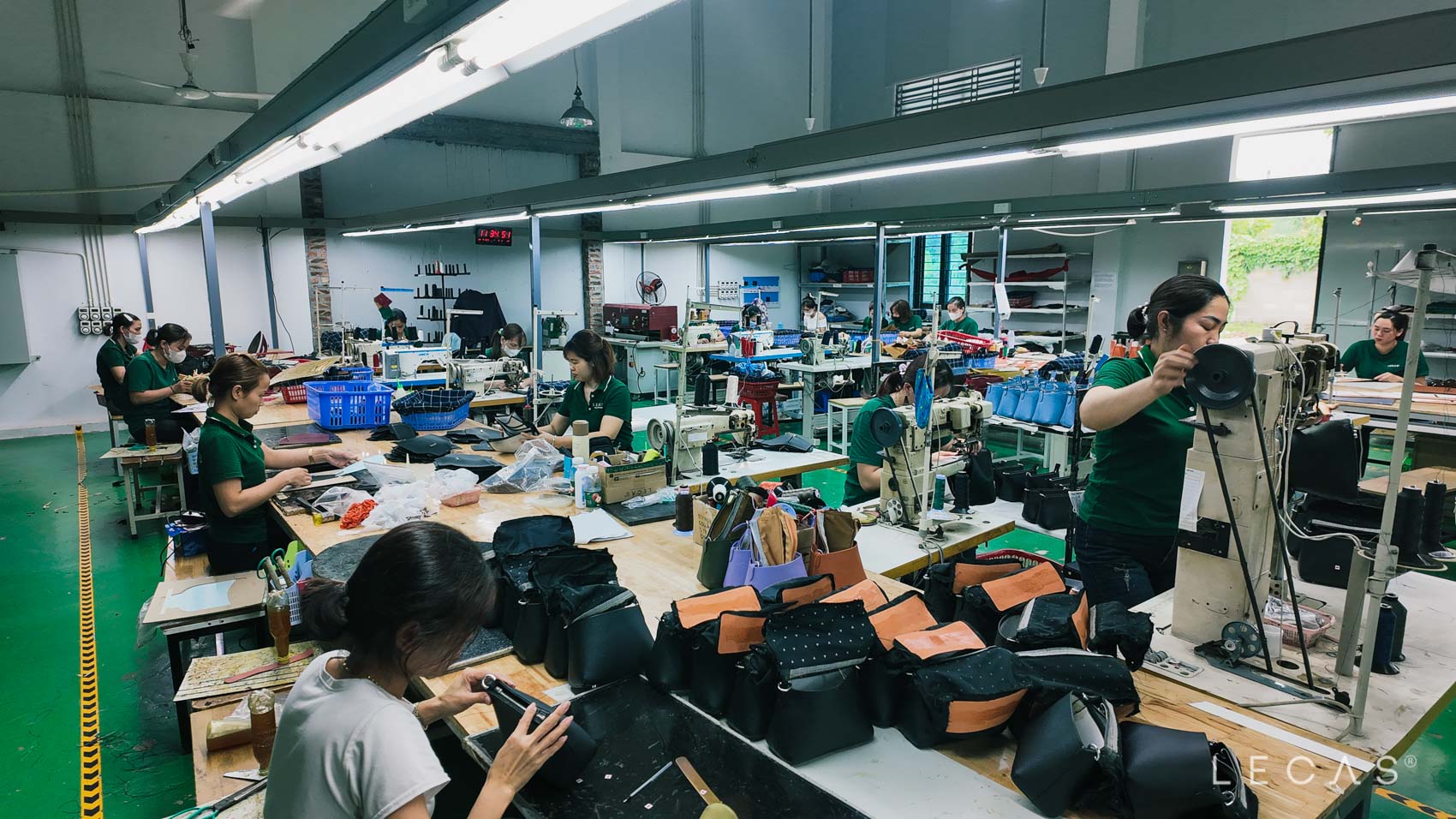 How to Start a Successful Handbag Manufacturing Company - Leather Goods ...